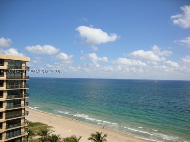 Luxury apartment complex for rent in Pompano Beach, United States