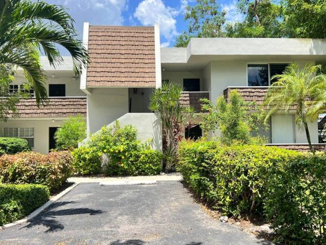 Luxury apartment complex for rent in Pompano Beach, United States