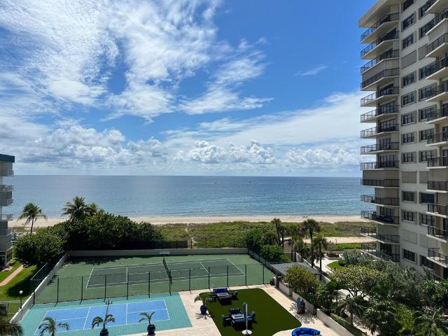 Luxury apartment complex for rent in Pompano Beach, United States