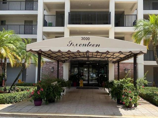 Luxury apartment complex for rent in Pompano Beach, United States