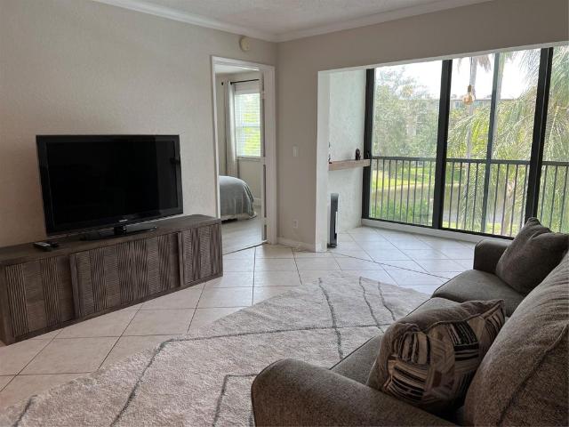 Luxury apartment complex for rent in Pompano Beach, United States