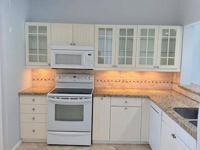 Luxury apartment complex for rent in Pompano Beach, United States