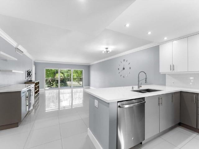 Luxury apartment complex for rent in Pompano Beach, United States