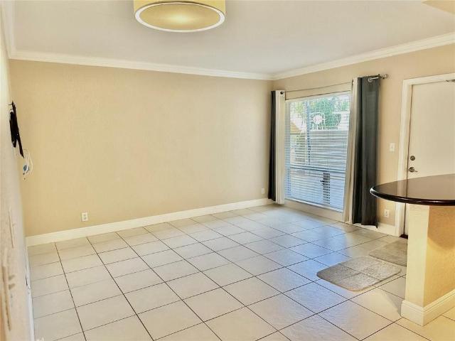 Luxury apartment complex for rent in Pompano Beach, United States