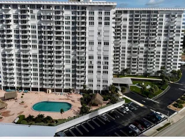Luxury apartment complex for rent in Pompano Beach, United States