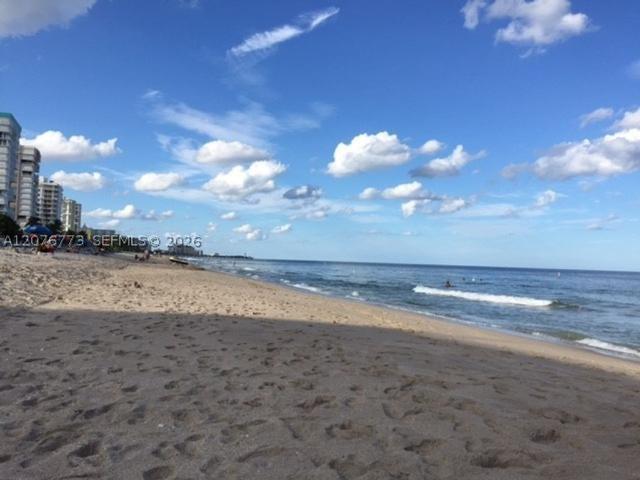 Luxury apartment complex for rent in Pompano Beach, United States