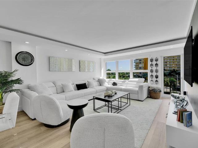 Luxury apartment complex for rent in Pompano Beach, United States