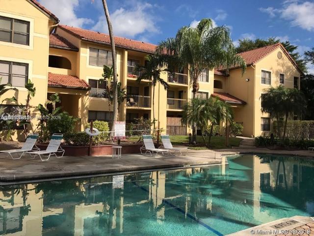 Luxury apartment complex for rent in Pompano Beach, United States
