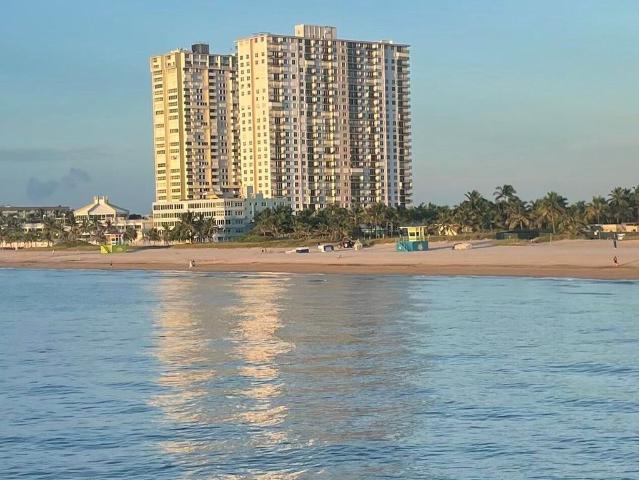 Luxury apartment complex for rent in Pompano Beach, United States