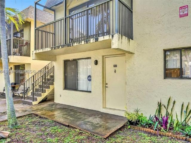 Luxury apartment complex for rent in Pompano Beach, United States