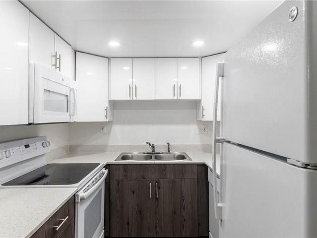 Luxury apartment complex for rent in Pompano Beach, United States