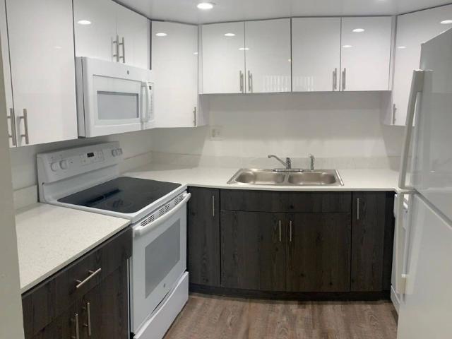 Luxury apartment complex for rent in Pompano Beach, United States