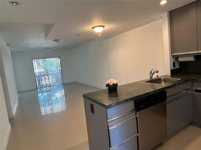 Luxury apartment complex for rent in Pompano Beach, Florida