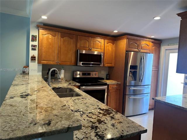 Luxury apartment complex for rent in Pompano Beach, Florida