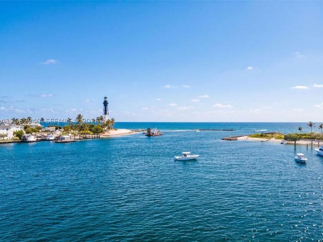 Luxury apartment complex for rent in Pompano Beach, Florida