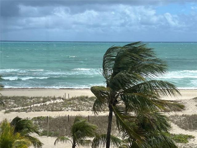 Luxury apartment complex for rent in Pompano Beach, Florida