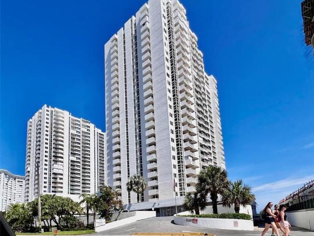 Luxury apartment complex for rent in Pompano Beach, United States