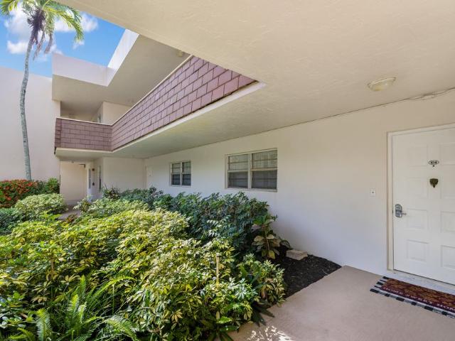 Luxury apartment complex for rent in Pompano Beach, Florida