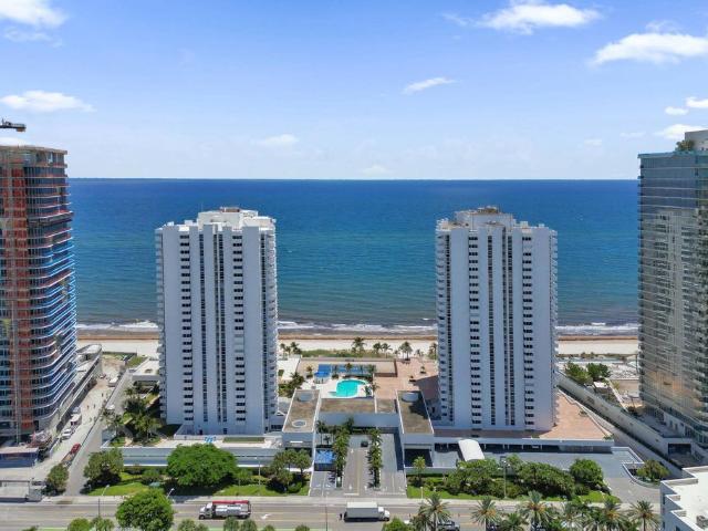 Luxury apartment complex for rent in Pompano Beach, Florida