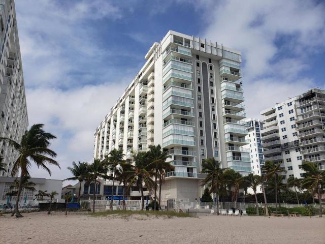 Luxury apartment complex for rent in Pompano Beach, Florida