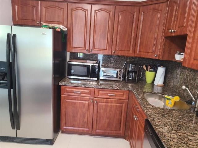 Luxury apartment complex for rent in Pompano Beach, United States