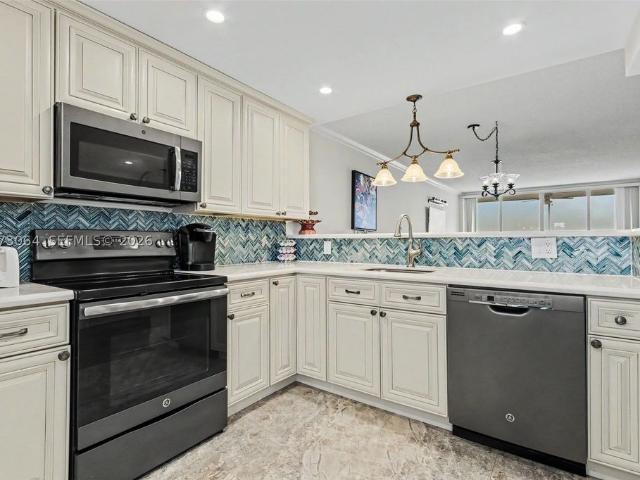 Luxury apartment complex for rent in Pompano Beach, Florida