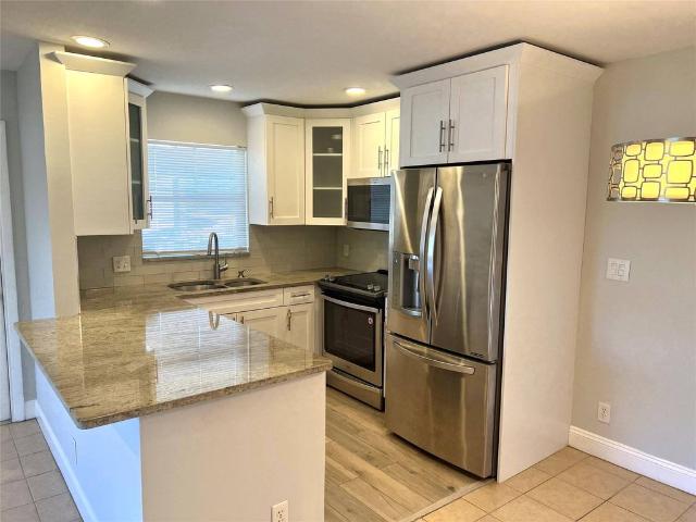 Luxury apartment complex for rent in Pompano Beach, Florida