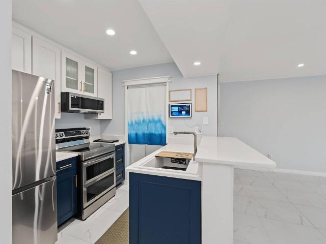 Luxury apartment complex for rent in Pompano Beach, Florida