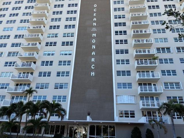 Luxury apartment complex for rent in Pompano Beach, Florida