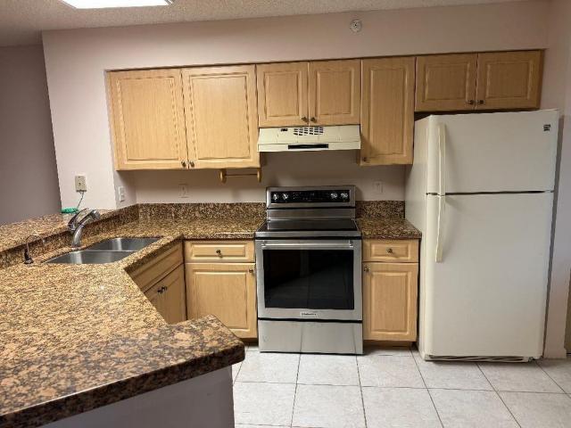 Luxury apartment complex for rent in Pompano Beach, Florida