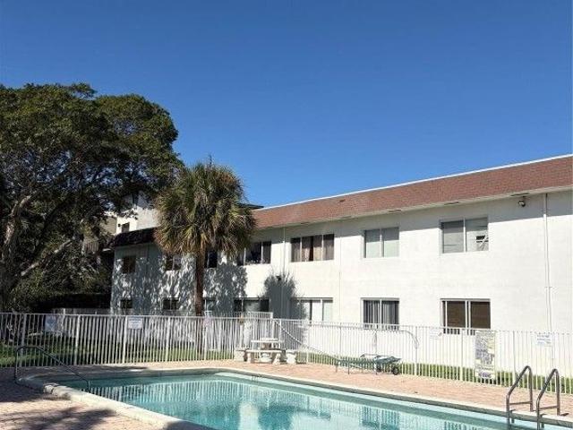 Luxury apartment complex for rent in Pompano Beach, Florida