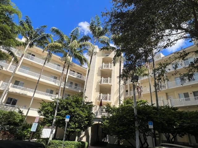 Luxury apartment complex for rent in Pompano Beach, Florida