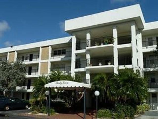 Luxury apartment complex for rent in Pompano Beach, Florida