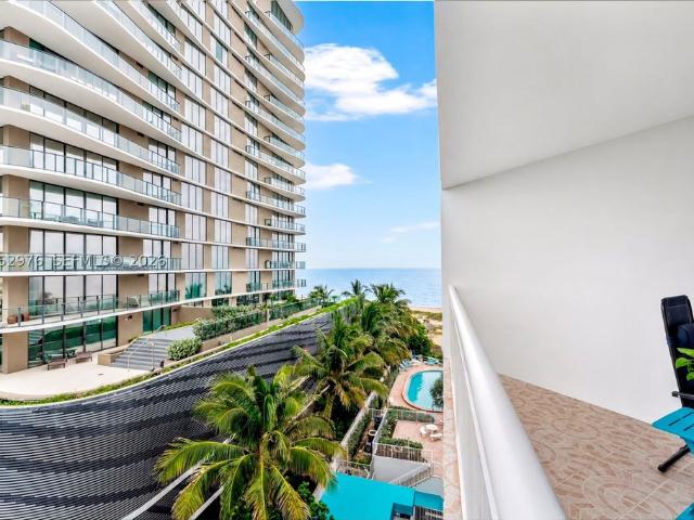 Luxury apartment complex for rent in Pompano Beach, Florida