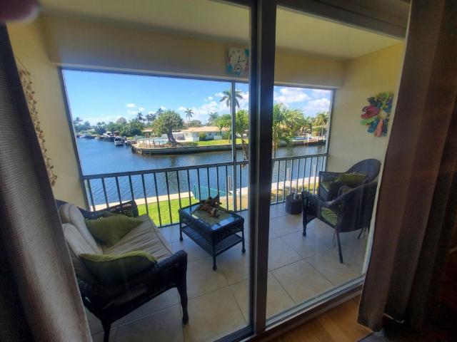 Luxury apartment complex for rent in Pompano Beach, Florida