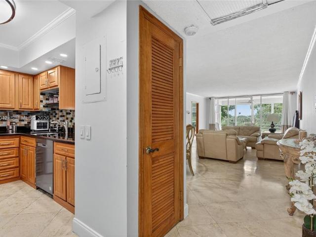 Luxury apartment complex for rent in Pompano Beach, Florida