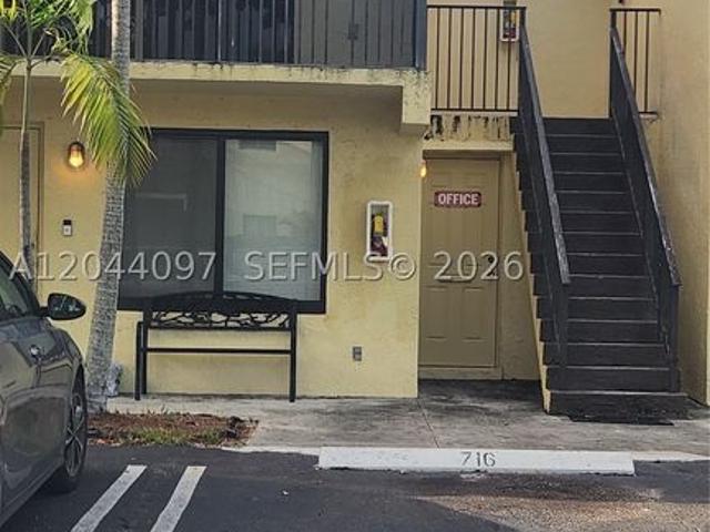 Luxury apartment complex for rent in Pompano Beach, Florida