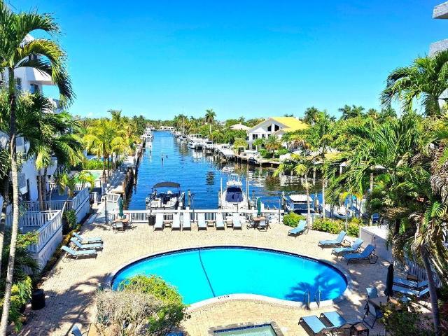Luxury apartment complex for rent in Pompano Beach, Florida