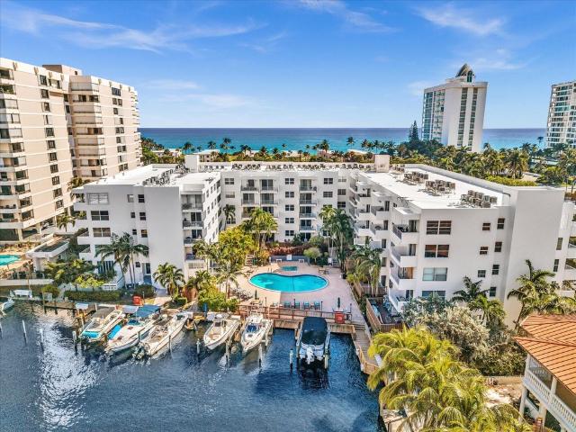 Luxury apartment complex for rent in Pompano Beach, Florida