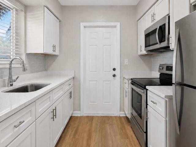Luxury apartment complex for rent in Pompano Beach, Florida