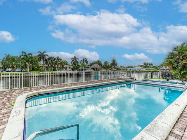 Luxury apartment complex for rent in Pompano Beach, Florida