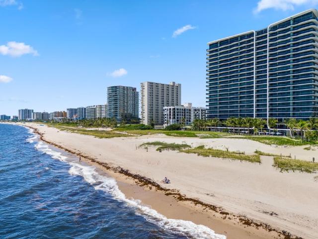 Luxury apartment complex for rent in Pompano Beach, Florida