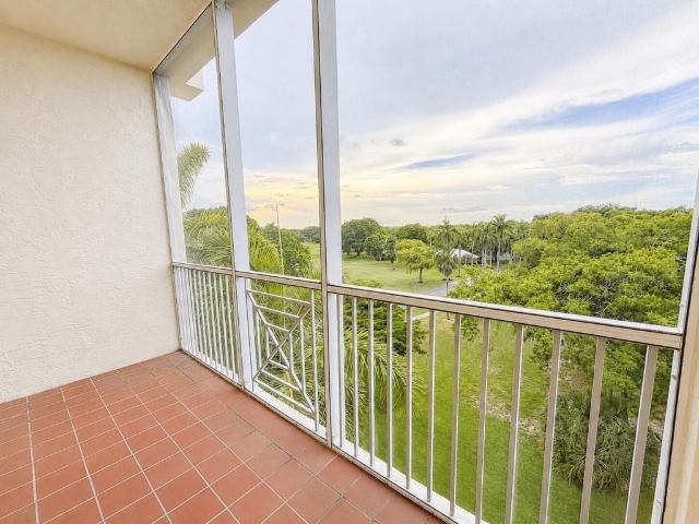 Luxury apartment complex for rent in Pompano Beach, Florida