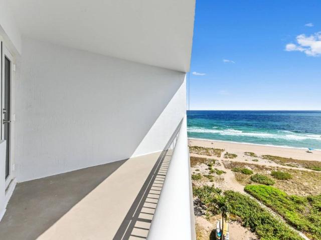 Luxury apartment complex for rent in Pompano Beach, Florida