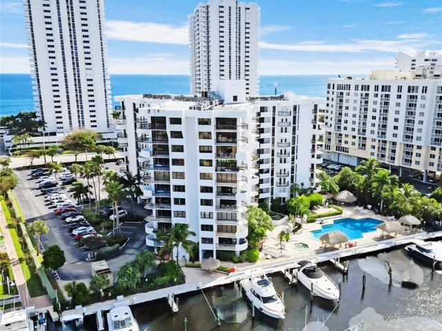 Luxury apartment complex for rent in Pompano Beach, Florida