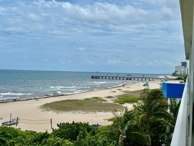 Luxury apartment complex for rent in Pompano Beach, Florida