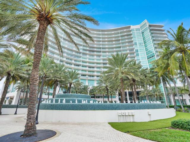 Luxury apartment complex for rent in Pompano Beach, Florida