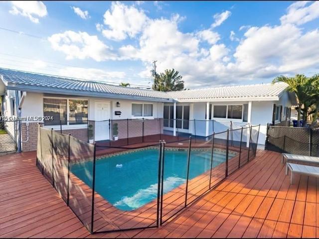 Luxury apartment complex for rent in Pompano Beach, Florida