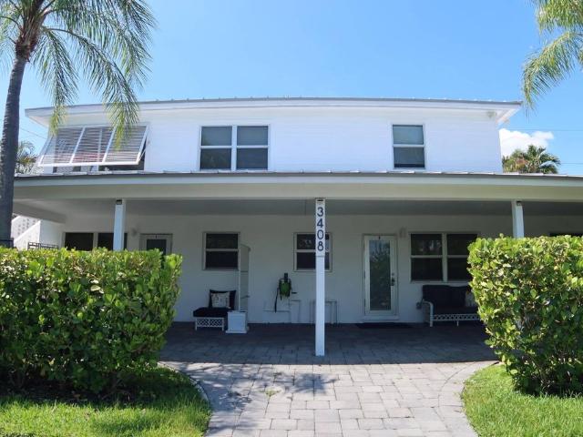 Luxury apartment complex for rent in Pompano Beach, Florida