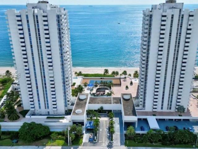 Luxury apartment complex for rent in Pompano Beach, Florida